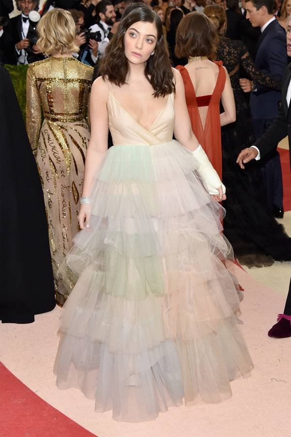 Lorde: confira 30 looks para entender a evolução de estilo da cantora ...