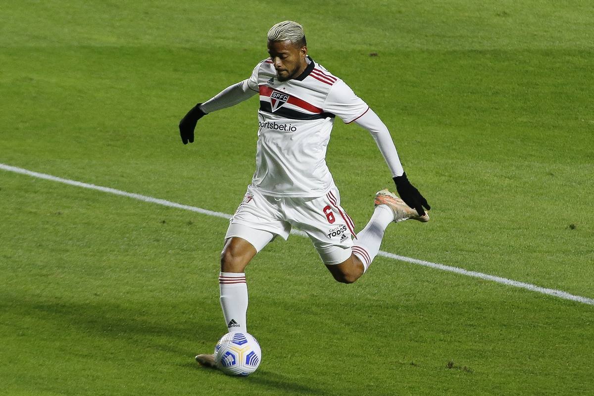 Grêmio anuncia a contratação do lateral Reinaldo, ex-São Paulo | Metrópoles