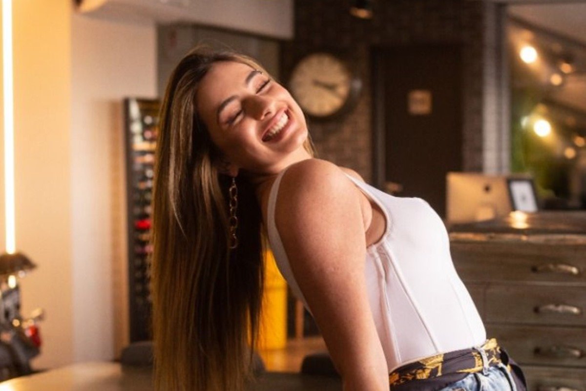 Rainha das cantadas virtuais: Julia Puzzuoli anuncia primeira turnê ...