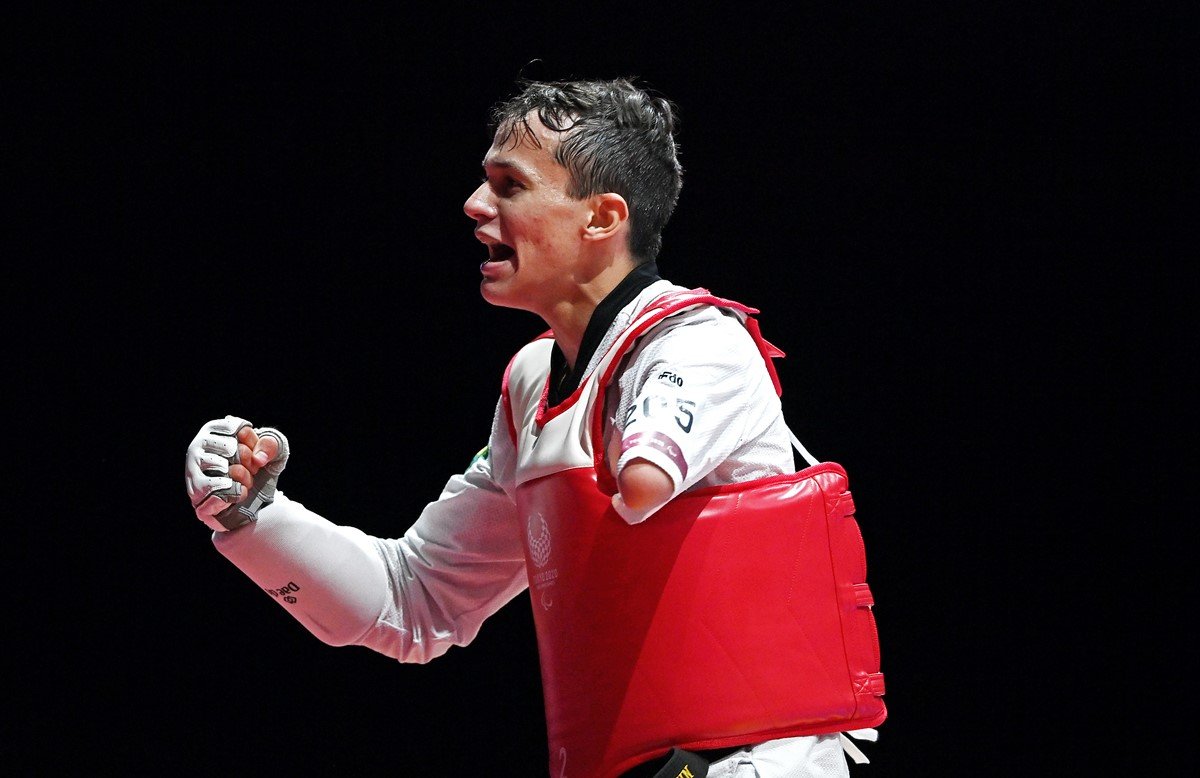 Nathan Torquato conquista ouro na estreia do tae kwon do na ...