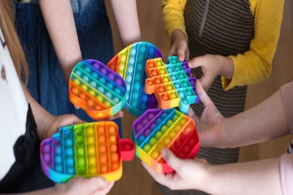 Dia das Crianças! Cinco Pop Its para surpreender os pequenos na data ...