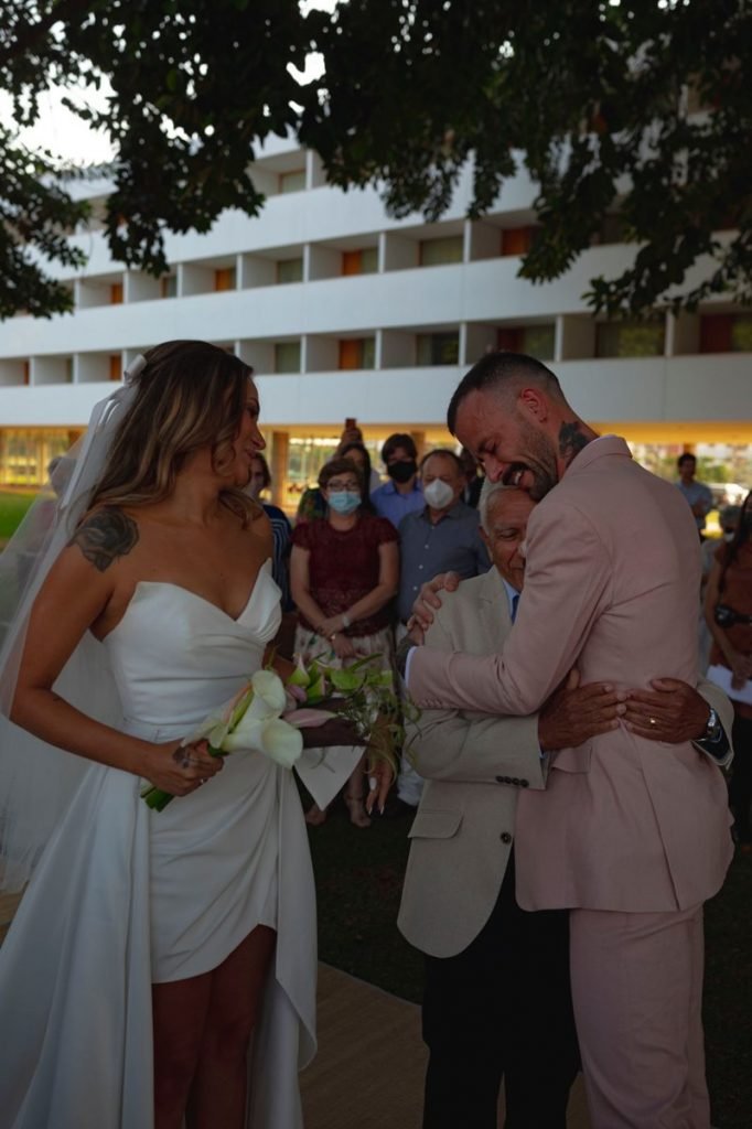 Enfim, casados! Bella Souza e Dan Moreira dizem “sim” em cerimônia ...