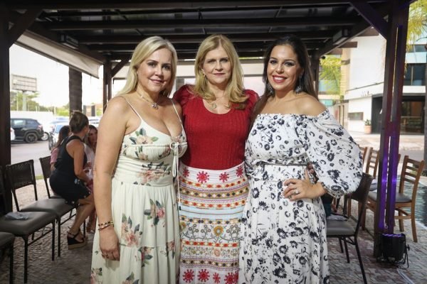 Elisa Monteiro inaugura a loja Sh. com desfile animado no Lago Sul