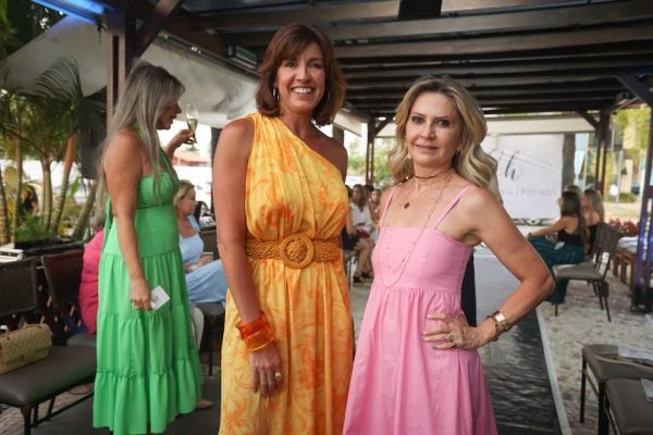 Elisa Monteiro inaugura a loja Sh. com desfile animado no Lago Sul