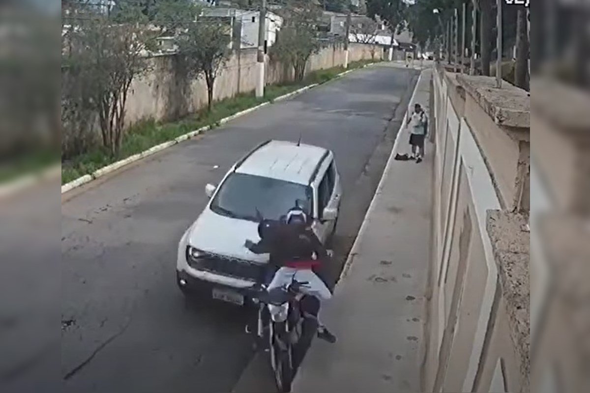 Vídeo Motorista Evita Assalto Ao Atropelar Bandidos Na Zona Sul De Sp