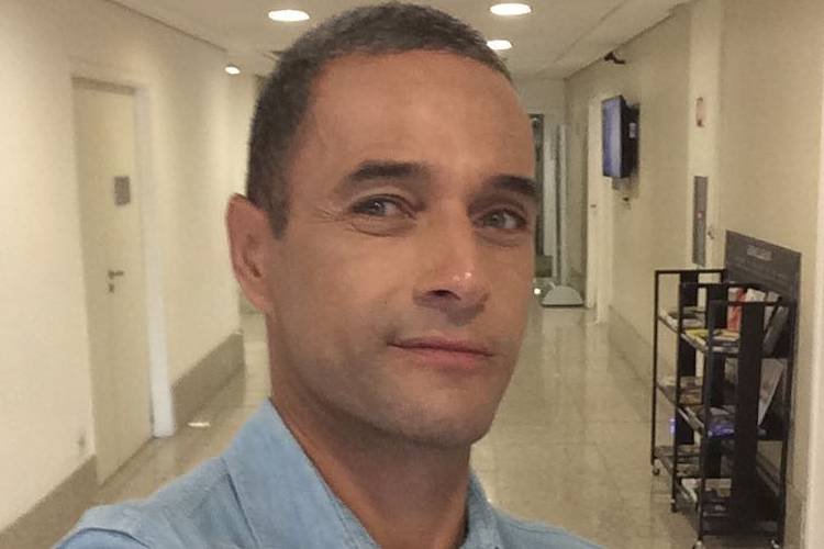 Idosa puxa orelha de repórter do Mais Você durante entrevista ao vivo ... Idosa puxa orelha de repórter do Mais Você durante entrevista ao vivo ...