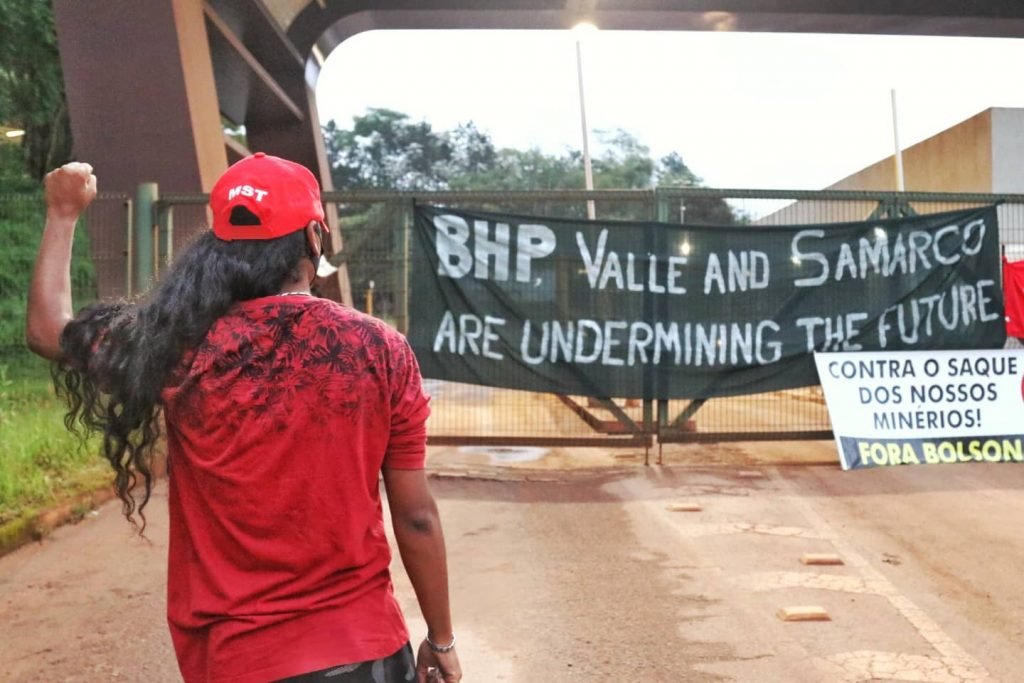 MST ocupa Samarco e cobra punição pelo desastre da barragem em Mariana ...
