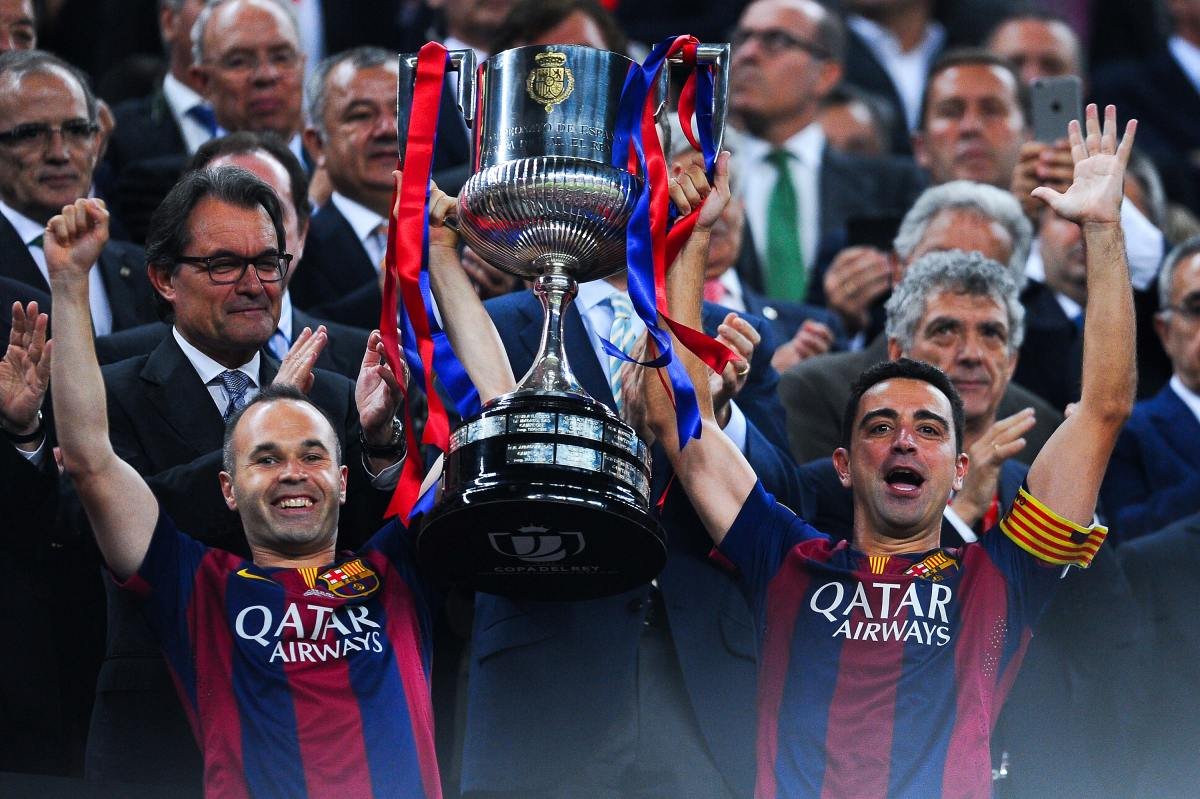Ex-companheiros, Iniesta exalta volta de Xavi ao Barça: “Muito feliz ...