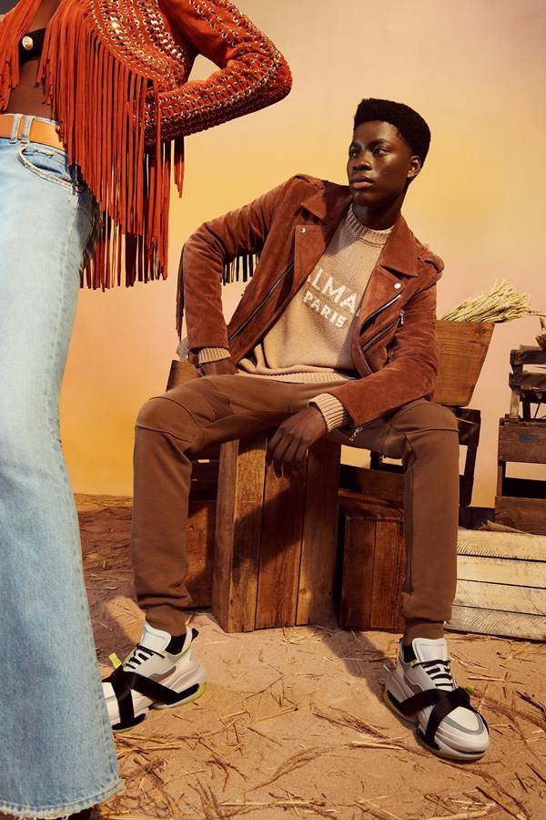 Balmain lança coleção inspirada em novo filme da Netflix | Metrópoles