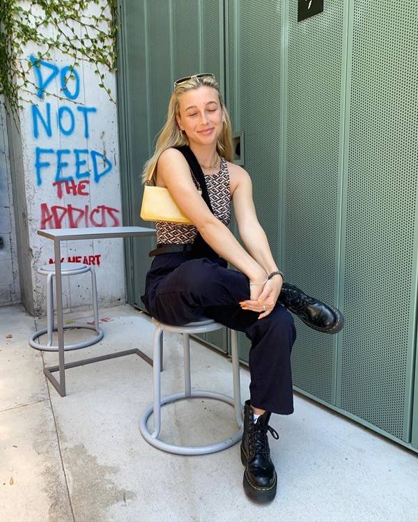 Emma Chamberlain: 10 peças que não faltam nos looks da influenciadora ...
