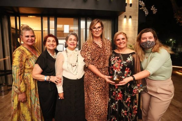 Ana Paula Hoff celebra aniversário em surpresa feita pela AMA Brasília ...