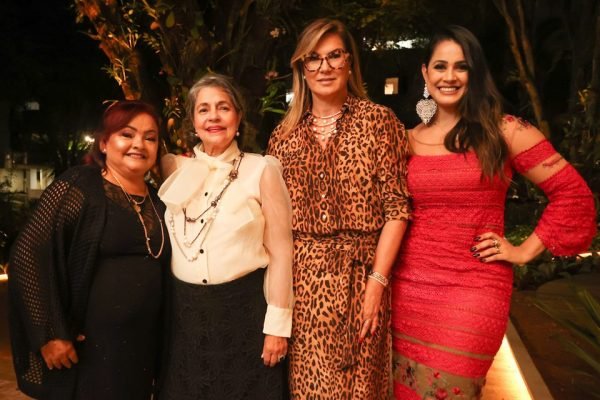 Ana Paula Hoff celebra aniversário em surpresa feita pela AMA Brasília ...