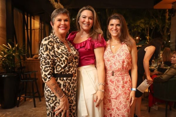 Ana Paula Hoff celebra aniversário em surpresa feita pela AMA Brasília ...
