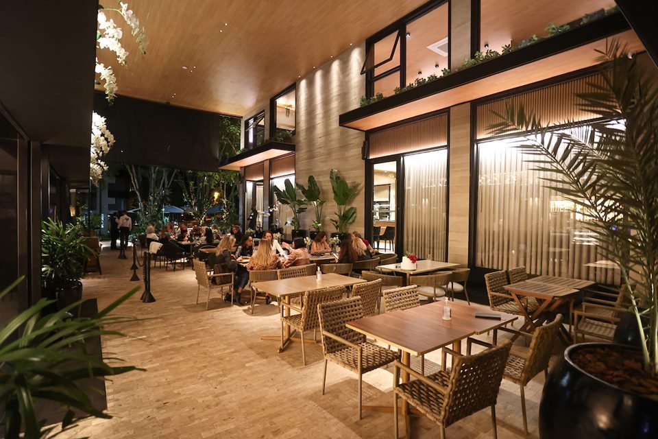 Ana Paula Hoff celebra aniversário em surpresa feita pela AMA Brasília ...