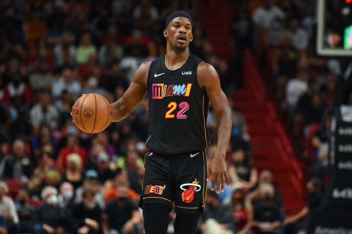 Com Butler inspirado, Heat bate Wizards e lidera no Leste na NBA ...