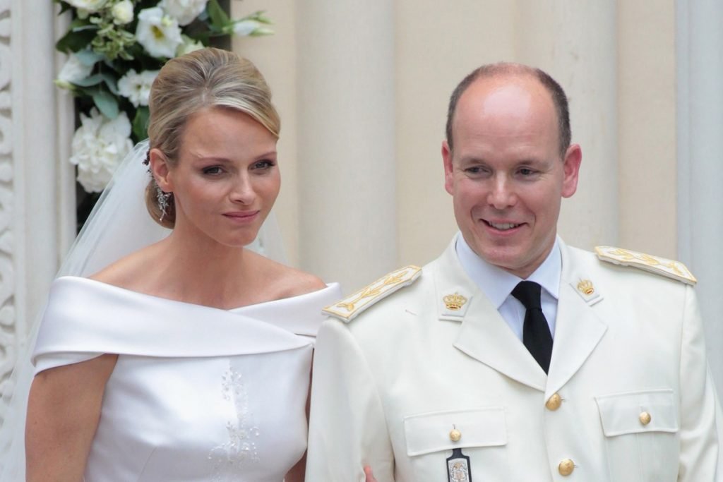 Princesa Charlene se nega a cumprir regra do palácio com os 2 filhos ...