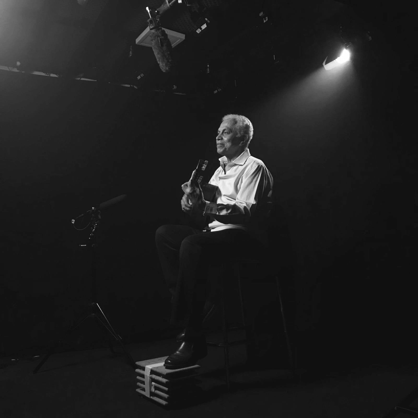 Paulinho da Viola canta Pecado Capital para lançamento no Globoplay ...