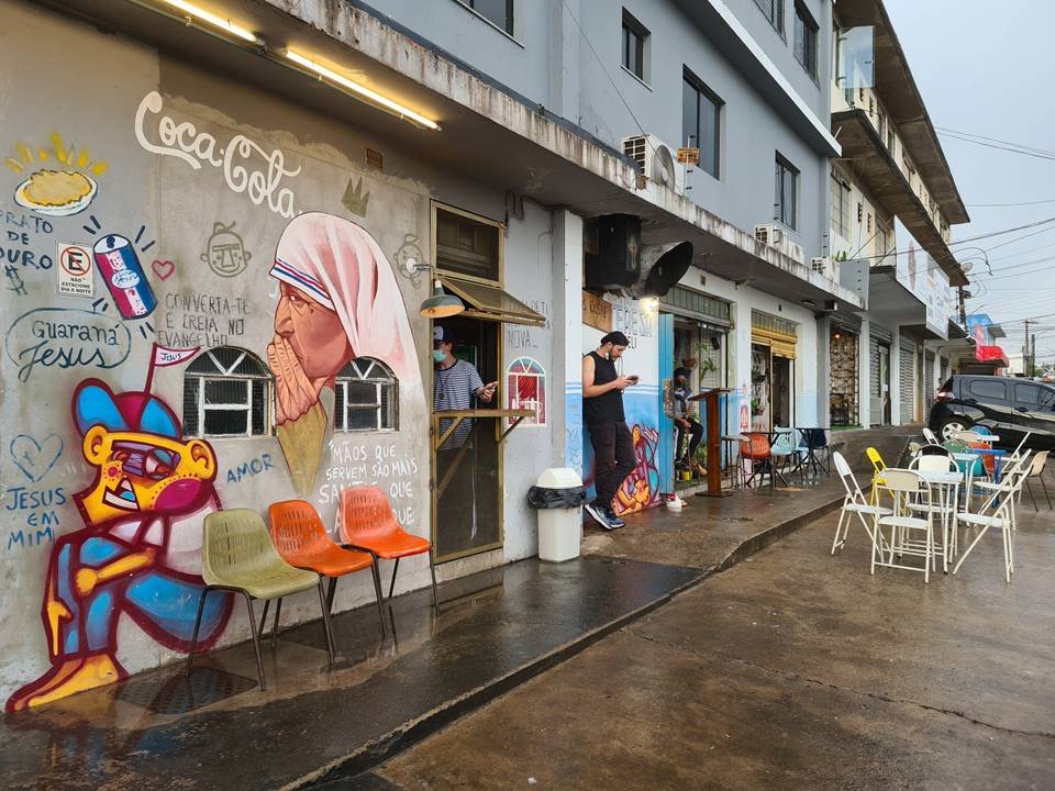 Madre Teresa Deli: experiência autêntica, um hambúrguer abençoado ...