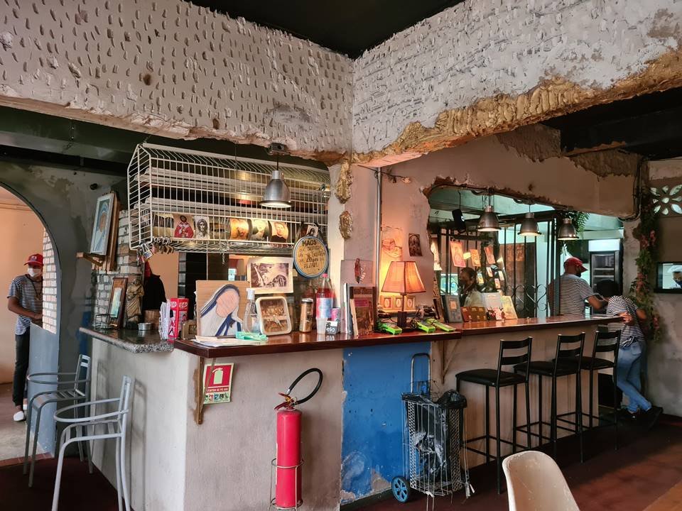 Madre Teresa Deli: experiência autêntica, um hambúrguer abençoado ...