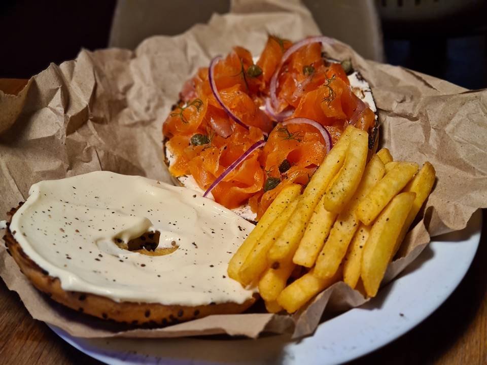 Madre Teresa Deli: experiência autêntica, um hambúrguer abençoado ...