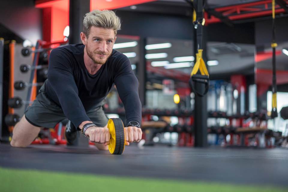 Versáteis e eficientes! 5 rodas abdominais para melhorar os treinos ...