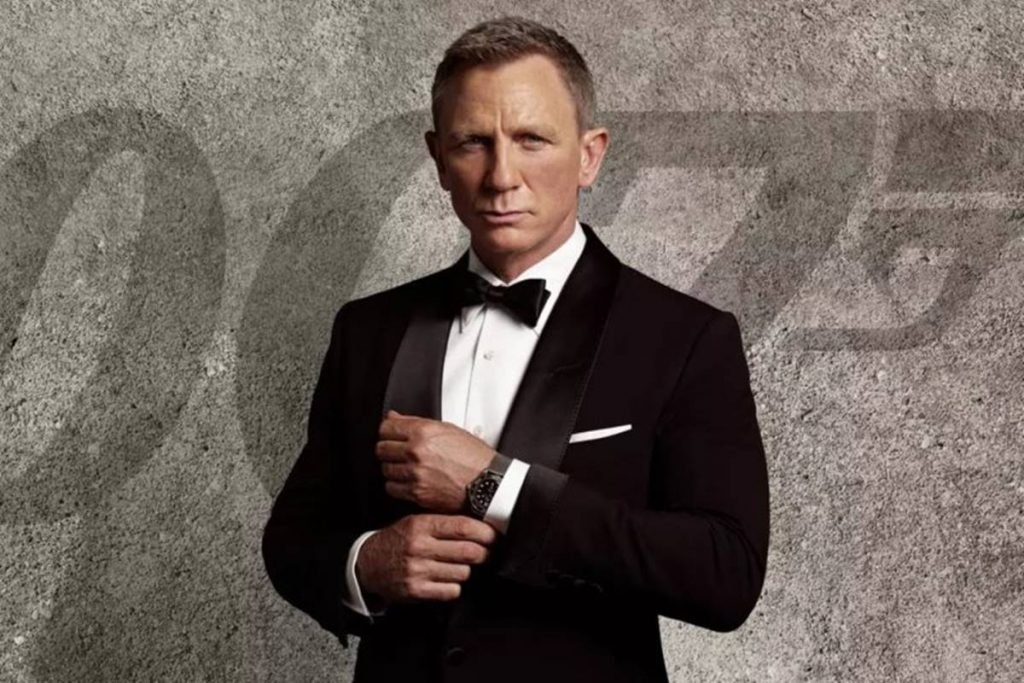 Estátua de Putin é retirada de museu em SP e viraliza: "Daniel Craig?"