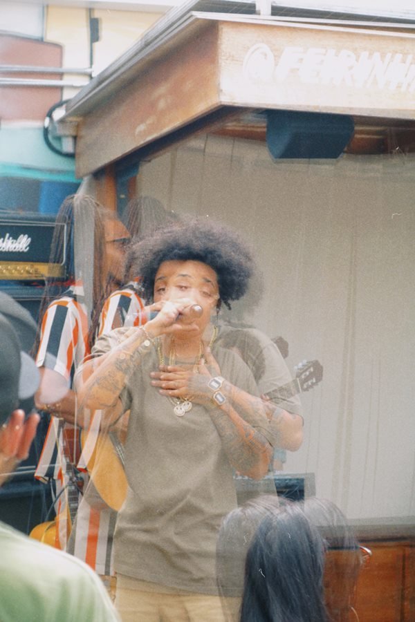 Som Que Vem da Alma: novo disco de Clara Lima mistura rap e MPB ...