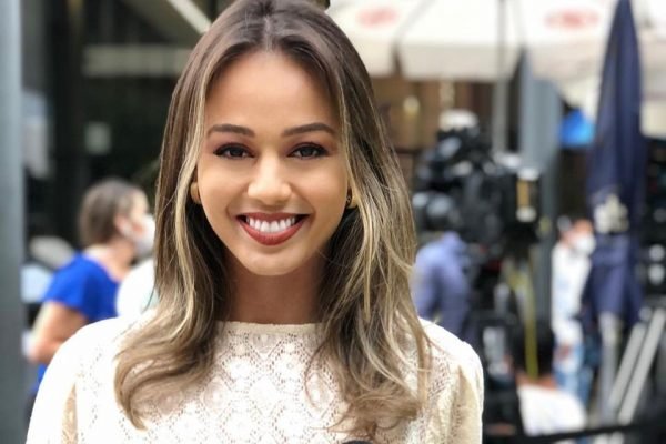 Repórter diz “estar de luto” após ser demitida do SBT | Metrópoles