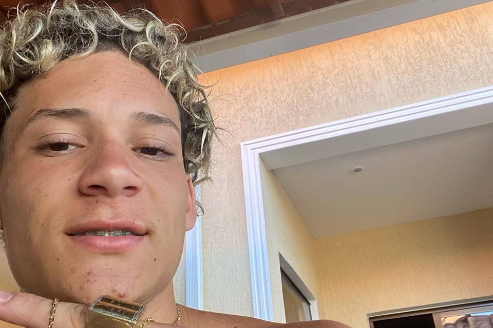 Latam confirma presença de Poze em voo, mas era rapper Chefin - Jornal ...