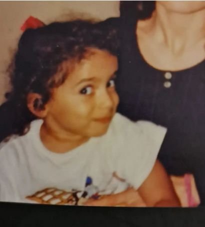 Mini Anitta! Cantora comemora 29 anos e publica lembranças da infância ...