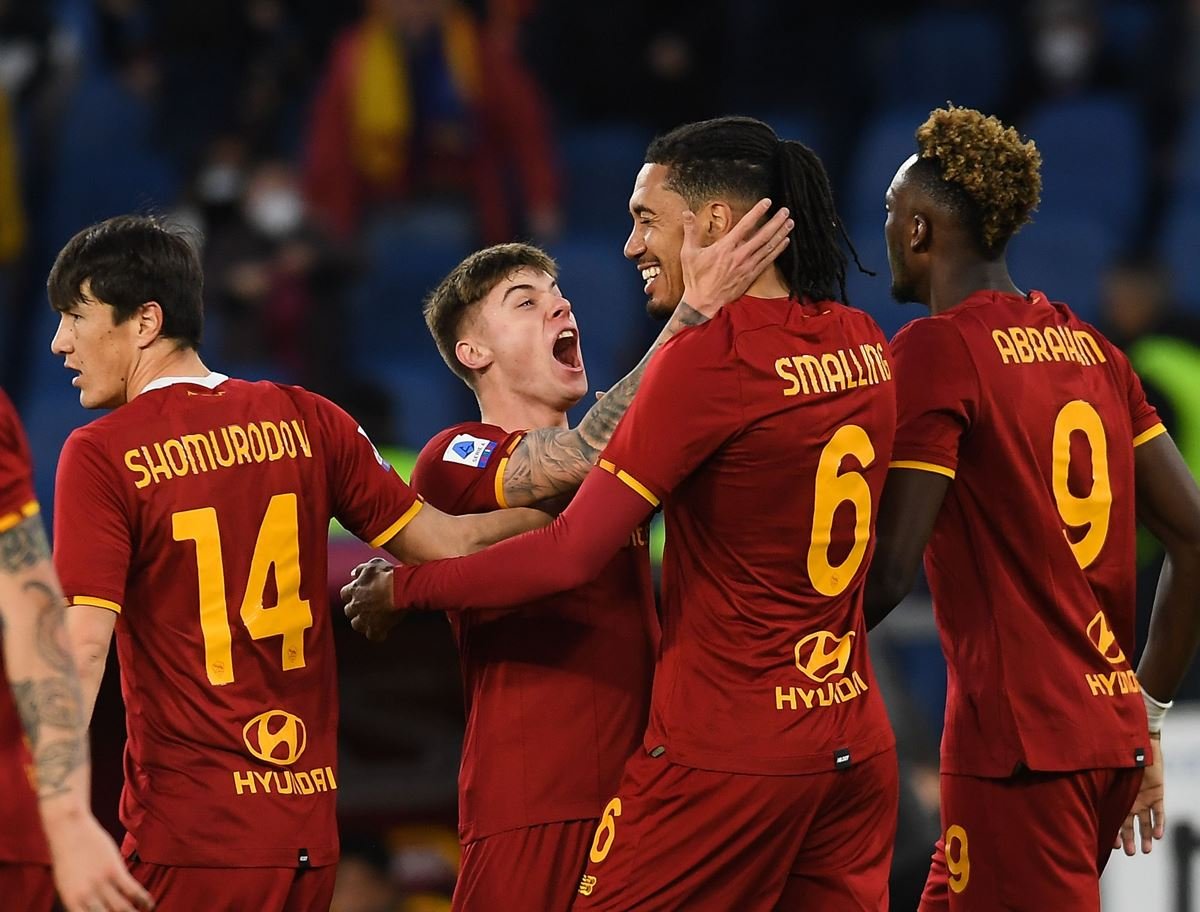 Em virada heroica, Roma encosta no pelotão de cima do Italiano | Metrópoles