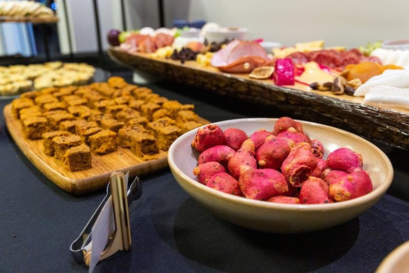 Simple Pharma inaugura loja em Brasília com presença de Luciano Bruno ...