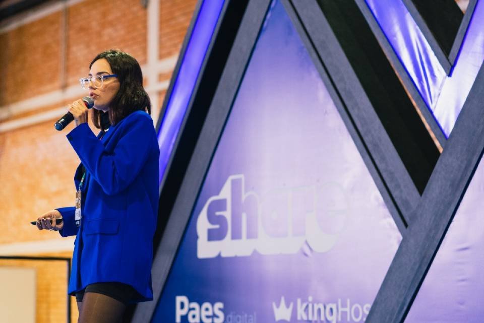 Ana Brum: “comunidades podem ser mais efetivas que faculdades” | Metrópoles