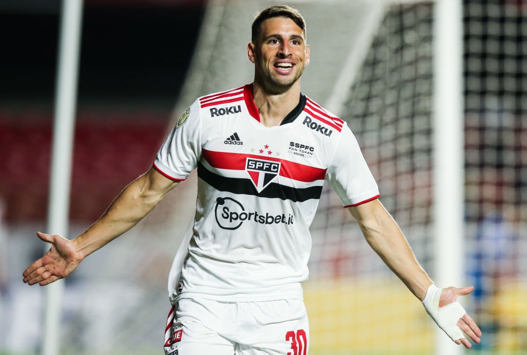 Calleri é multado em R$ 33 mil por derrubar celular de palmeirense ...
