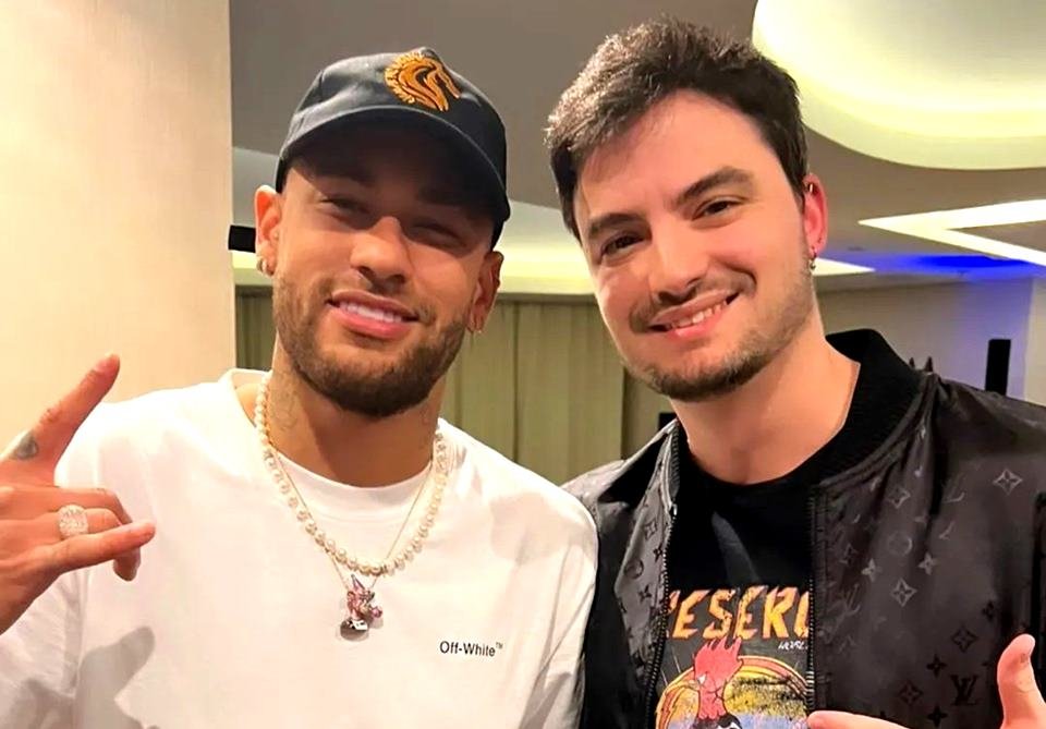 Felipe Neto e Neymar selam as pazes em Paris: “Estava errado sobre você ... Felipe Neto e Neymar selam as pazes em Paris: “Estava errado sobre você ...