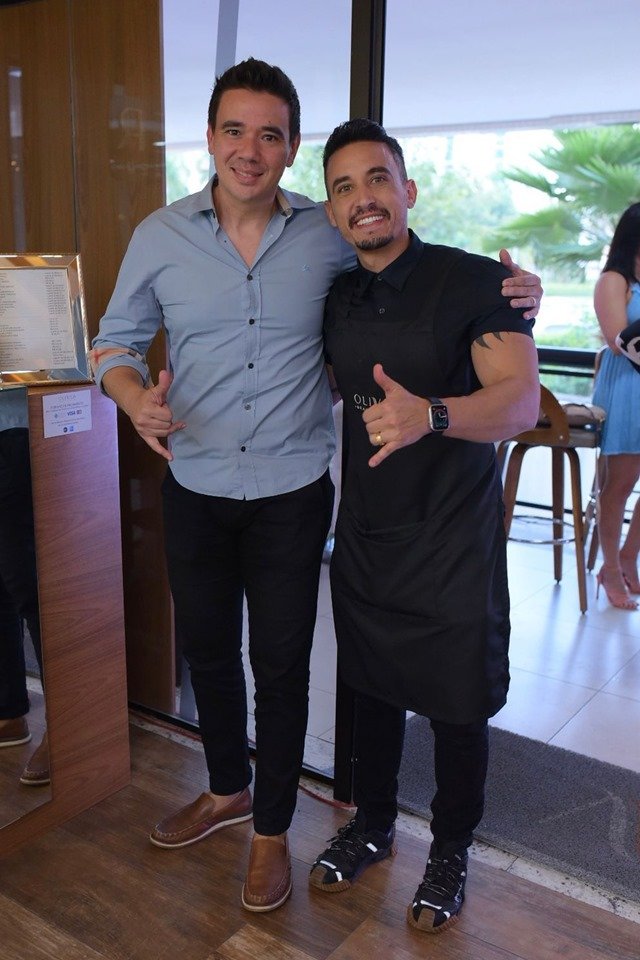 Bruno Oliver e Daniela Azevedo celebram 6 anos do Oliver Beauty Center ...