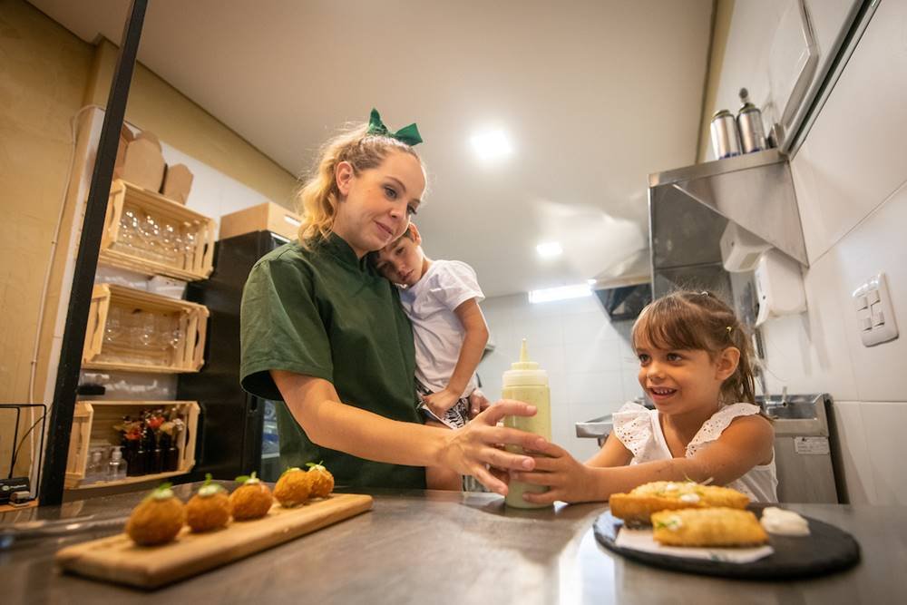 Mãe e chef, Babi Frazão fala sobre jornada dupla: “Amor incondicional ...