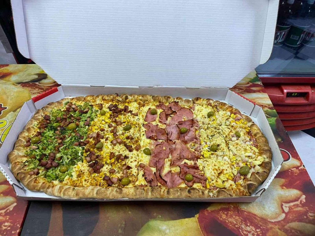 SP: pizza de 2 metros tem 12 sabores e demanda transporte especial ...