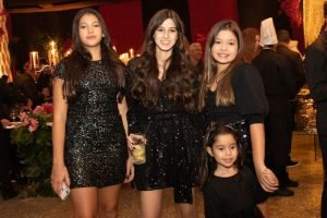 Palácio libanês: festa de 15 anos de Sofia Sleiman agita Unique Palace | Metrópoles