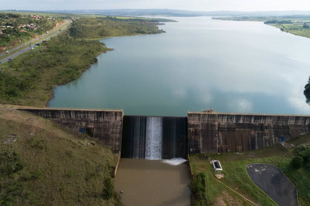 Volume de água no reservatório do Descoberto se aproxima de 50% ...