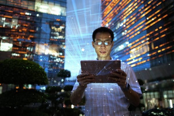 O Que é Realidade Aumentada E Por Que Ela é Fundamental Ao Metaverso
