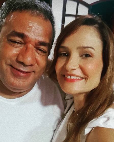 Pole dance e pet shop: conheça a nova namorada do pai de Anitta ...