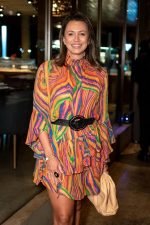 Elisa Monteiro ganha festa das amigas Margarida Kalil e Roseane Jordão