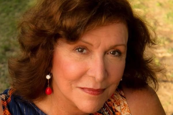 Itala Nandi, atriz da 1ª versão de Pantanal, estreia monólogo | Metrópoles