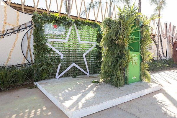 O Havaí é aqui! Decoração do Na Praia traz o litoral a Brasília ...