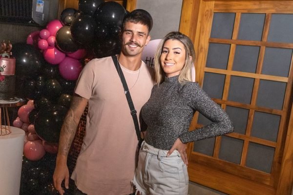 Luiza Eduarda celebra 22 anos com jantar no restaurante Kawa | Metrópoles