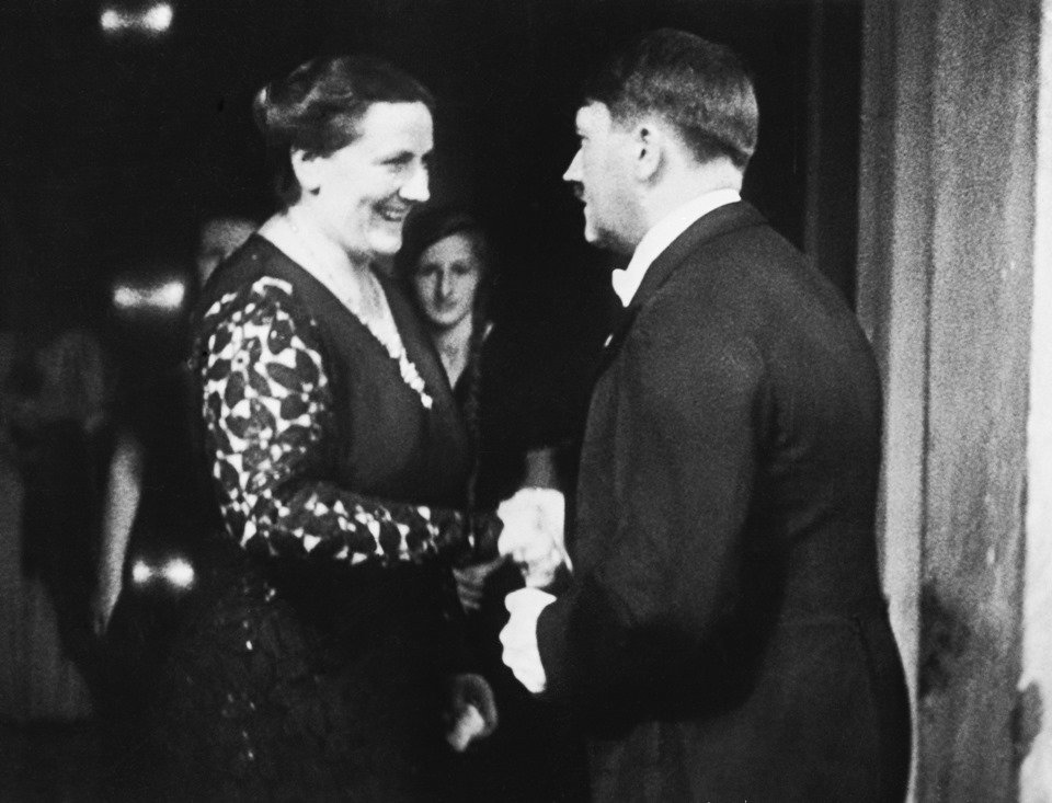 Série Polêmica Promete Mostrar Vida Sexual De Hitler Veja Detalhes