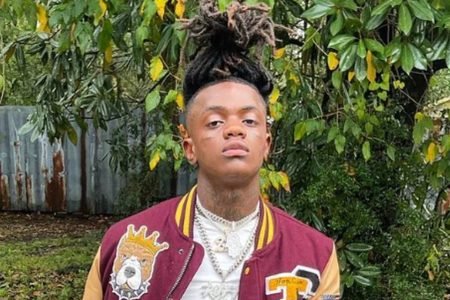 Rapper JayDaYoungan, de 24 anos, é morto a tiros nos EUA | Metrópoles