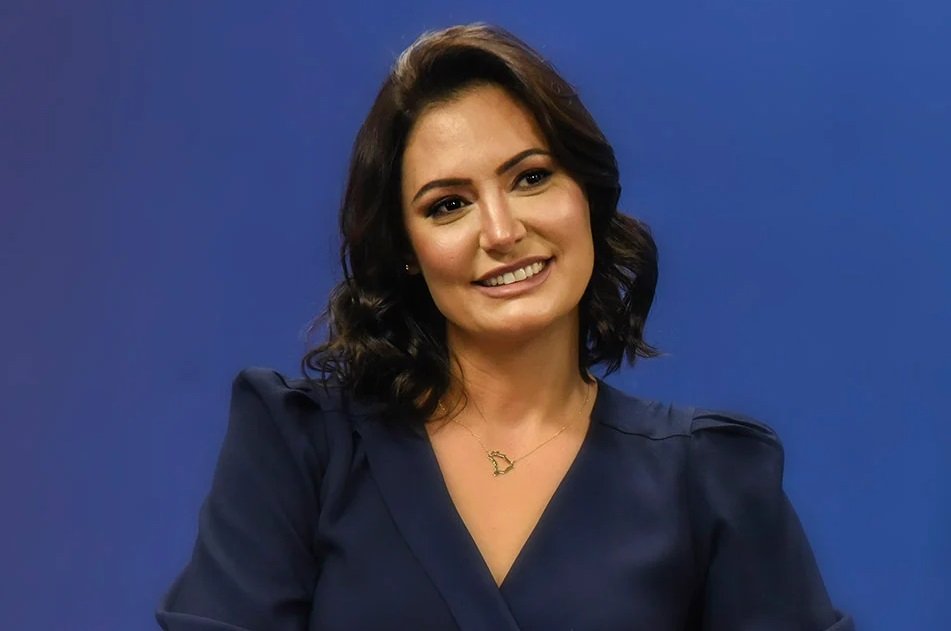 Dossiê revela quem é Michelle Bolsonaro, a “arma” do presidente na ...