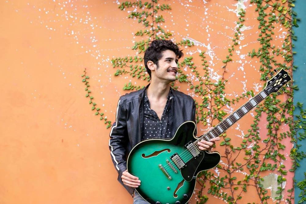 Jorge Vercillo e filho cantam juntos no Dia dos Pais do Pátio Brasil ...